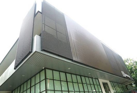 Metal Sunscreen Melindungi tanpa Menghalangi